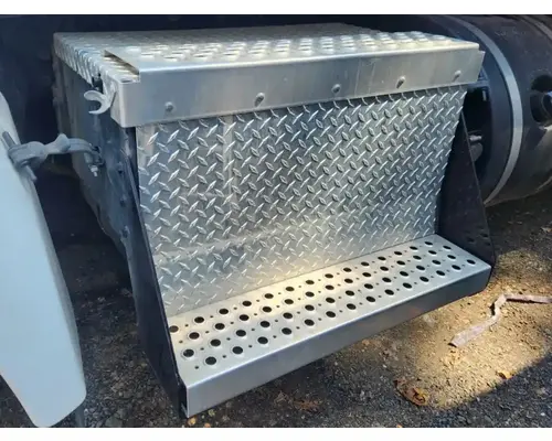 Kenworth T370 Battery Box in Elkton, Maryland #P-82803