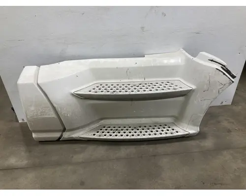 Kenworth T660 Chassis Fairing OEM# A77-1042R in Sioux Falls, SD #25486936