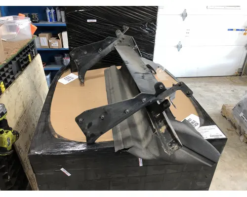 Kenworth T680 Chassis Fairing in London, OH #25061869
