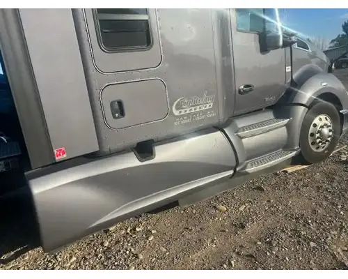 Kenworth T680 Side Fairing in UCON, ID #82024-19