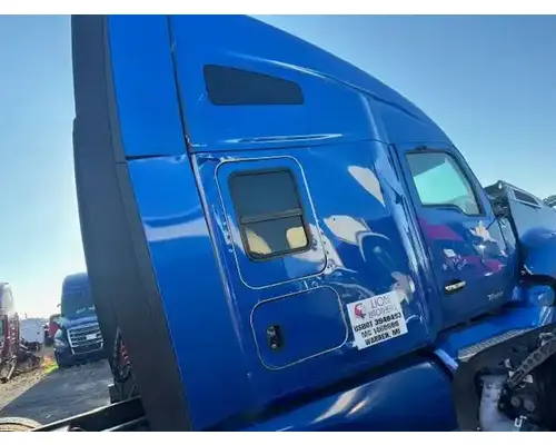 Kenworth T680 Side Fairing in UCON, ID #91424-25