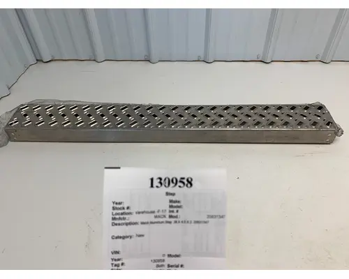 MACK 20831347 Step OEM# 20831347 in OWENSBORO, KY #130958