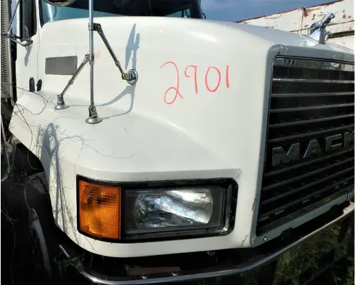 MACK CH613 Hood in DES MOINES, IA $1,250.00 #30593