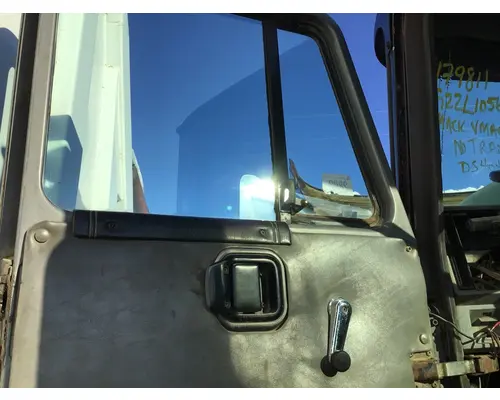 MACK CL713 DOOR ASSEMBLY, FRONT in Toledo, OH #2219248