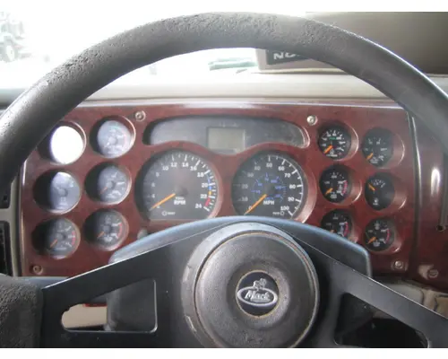 MACK CXN613 GAUGE CLUSTER in Easton, MD $350.00 #GC05H0012
