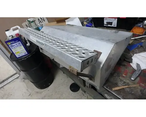 MACK CXU613 Battery Tray in DES MOINES, IA #28438