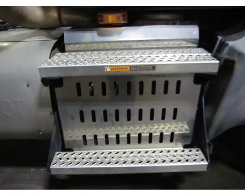 MACK CXU613 DPF COVER in Easton, MD $195.24 #2483589