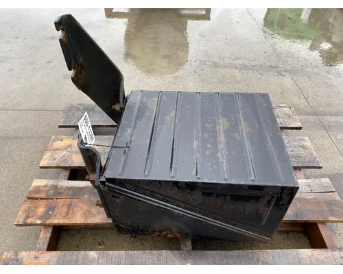 MACK RD680 Battery Box in Dorr, MI $225.00 #600-11397