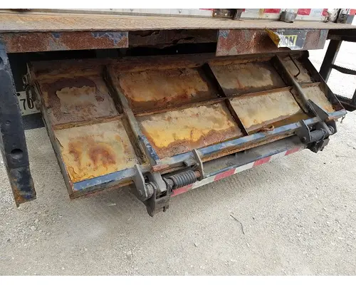 MAXON TE-25 SERIES LIFT GATE ASSEMBLY in Watseka, IL $1,250.00 #2095086