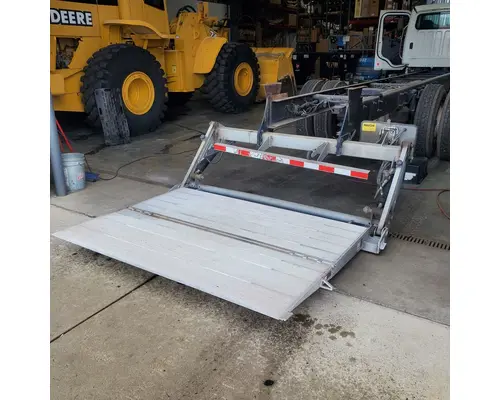 MAXON Tuk-A-Way GPT-25 Liftgate Liftgates / Tailgates in Dorr, MI ...