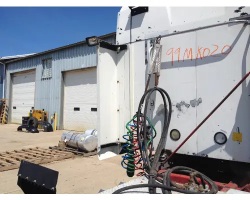 Mack CH600 Sleeper Fairing in Spencer, IA #24415246