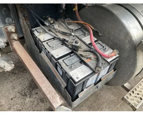 Mack CHU Battery Box in Des Moines, IA #25428110