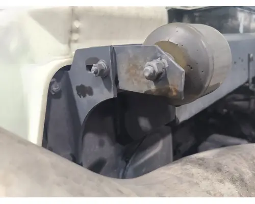 Mack RD600 Hood Rest in Winamac, IN $220.00 #25134646