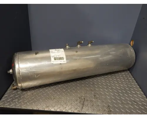 PETERBILT 379 AIR TANKS OEM# G86-6004-40ALP in Holland, MI $150.00 #38706