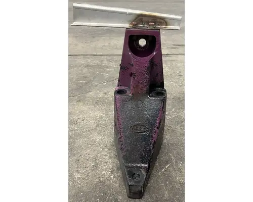 PETERBILT 379 Cab Mount OEM# 20-16552M000 in Spokane Valley, WA $175.00 ...