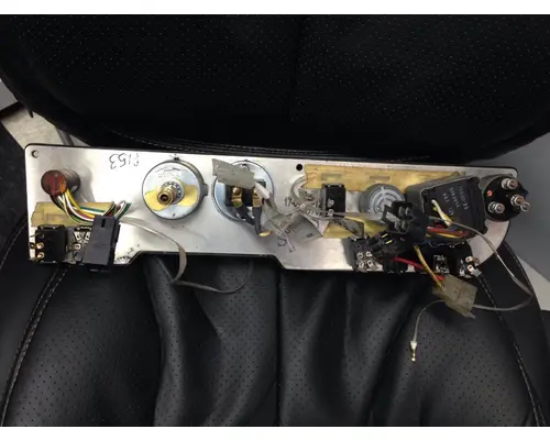 PETERBILT 379 Instrument Cluster in Abbotsford, BRITISH COLUMBIA #2835