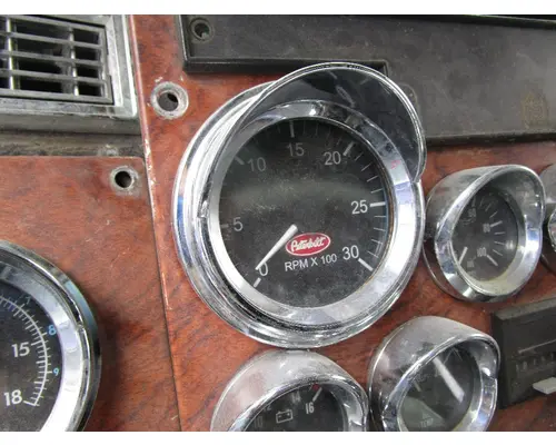 PETERBILT 379 Instrument Cluster in CRANDALL, TX #51390