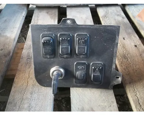 PETERBILT 386 IGNITION SWITCH in Stockton, CA #2108460