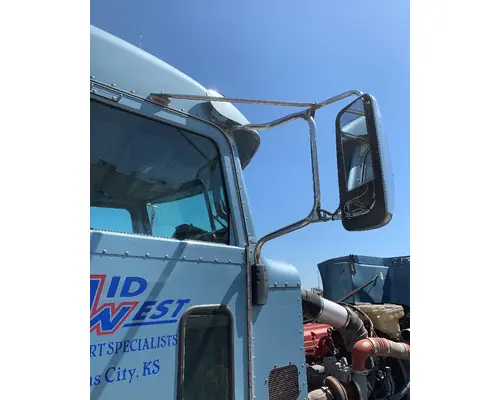 PETERBILT 386 Side View Mirror in KANSAS CITY, MISSOURI $700.00 #1874