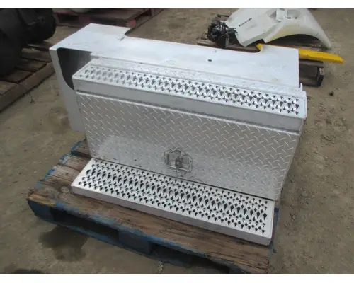 PETERBILT 388 TOOL BOX in Stockton, CA #1987967