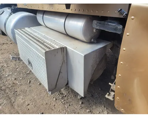 PETERBILT 389 TOOL BOX in Portland, OR #2216487