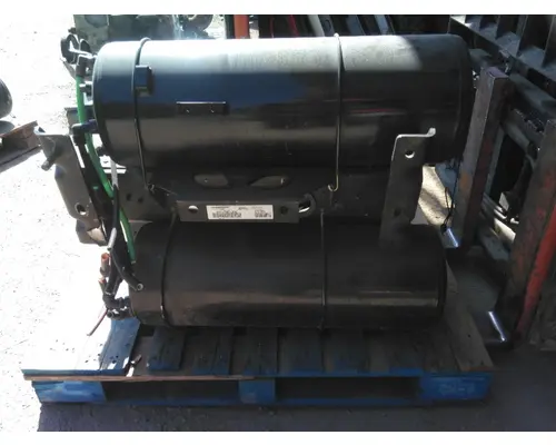 PETERBILT 579 BATTERY BOX in Stockton, CA #2230913