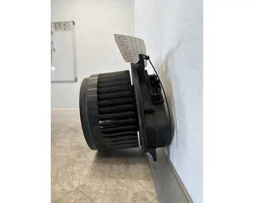 PETERBILT 579 Blower Motor OEM# W205700701 in Dorr, MI #615-10314