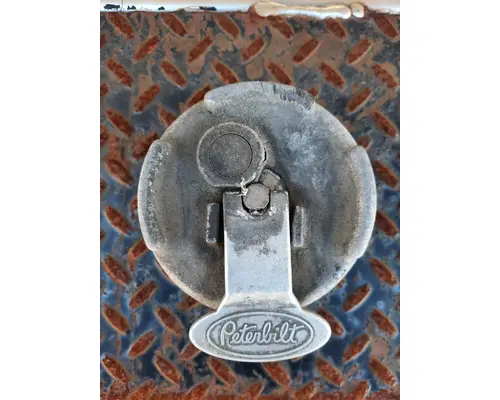 PETERBILT 579 FUEL CAP in Easton, MD #2323946