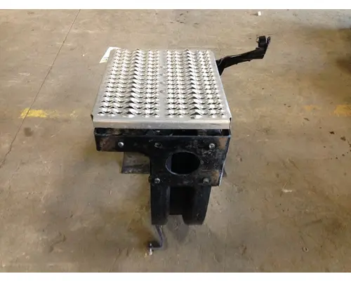 PETERBILT 579 Frame Step in Dorr, MI $270.00 #722-10077