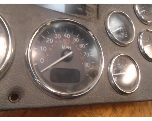 PETERBILT 587_Q43-6034 Speedometer in Alamo, Texas #112916