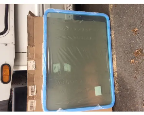 PETERBILT Windshield Glass OEM# R44-6025-2 in Charlotte, NC $125.00 #19805