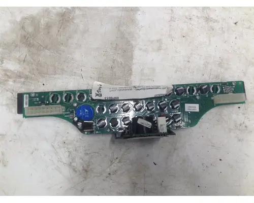 Peterbilt 335 Instrument Cluster in Spencer, IA #24652537