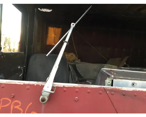 Peterbilt 352 COE Windshield Wiper Arm in Spencer, IA #24625434