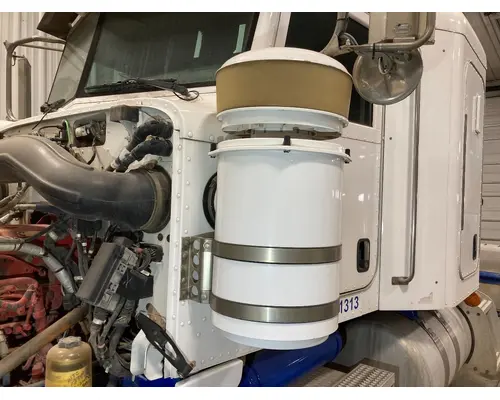 Peterbilt 367 Air Cleaner in Sioux Falls, SD $605.00 #25152451