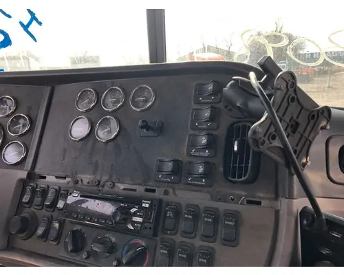 Peterbilt 367 Dash Assembly in Spencer, IA #25134225