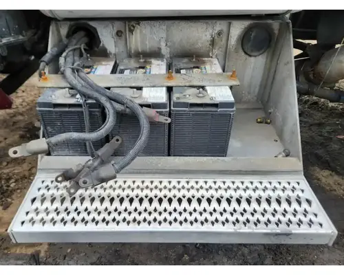 Peterbilt 379 Battery Box in Elkton, Maryland #P-89066