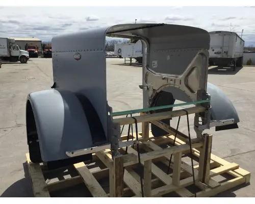 Peterbilt 379 Hood OEM# L296062 in Winamac, IN #PET L29-6062SPL