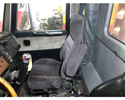 Peterbilt 379 Seat (Air Ride Seat) in Sioux Falls, SD #25150651