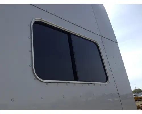Peterbilt 386 Sleeper Window in Spencer, IA #24564467