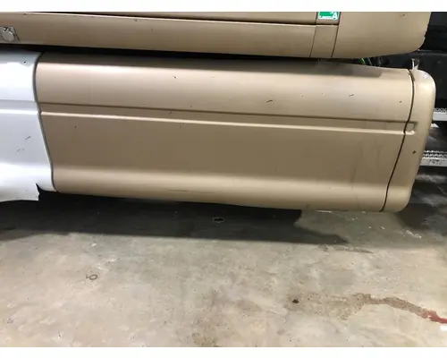 Peterbilt 387 Chassis Fairing in Winamac, IN $364.00 #25153634