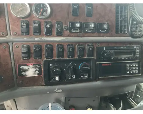 Peterbilt 387 Dash Panel in Spencer, IA #25601145