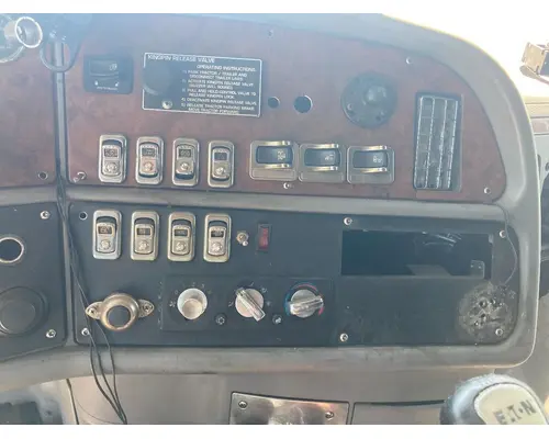 Peterbilt 387 Dash Panel in Kansas City, MO #25299742