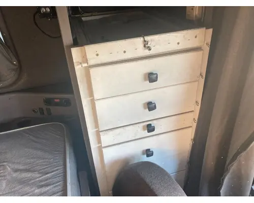 Peterbilt 387 Sleeper Cabinets in Kansas City, MO #25385702