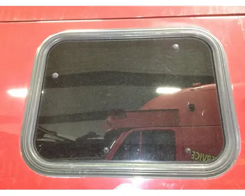 Peterbilt 387 Sleeper Window in Sioux Falls, SD #24660714