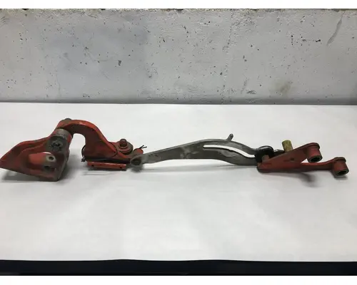 Peterbilt 389 Hood Hinge OEM# L48-6034 in Sioux Falls, SD #24838573