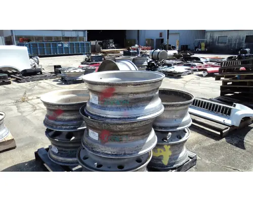 STUD/BUDD PILOTED - ALUM 22.5 X 8.25 WHEEL in Tampa, FL #2139677