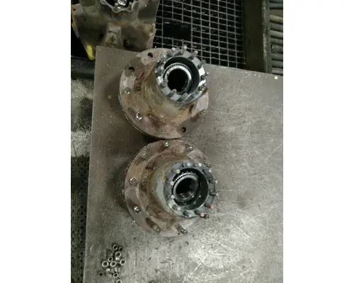 STUD/BUDD PILOTED - STEE 10 LUG HUB OEM# 15202 in Toledo, OH #1440672