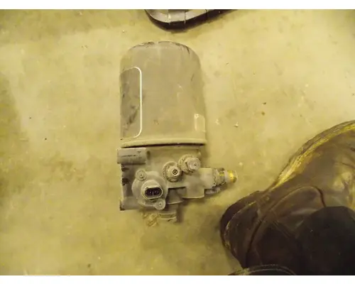 VOLVO 670 Air Dryers OEM# 324210370 in Holland, MI #31901