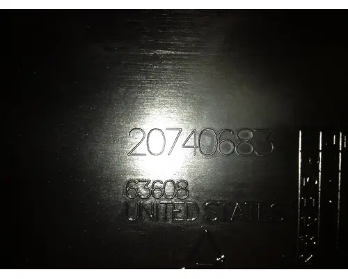 VOLVO D13 Engine Valve Cover OEM# 20740683 in Spencer, IA #24504323