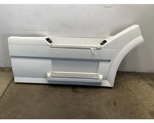 VOLVO VNL Gen 2 Fairing OEM# 82488537 in Dorr, MI #607-12488